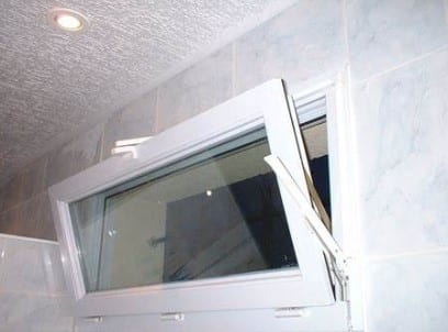 Fenêtre soupirail : prix, conseils, avantages, pose, sécurité, loi