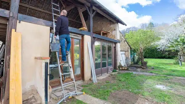Prix de rénovation de maison, coûts par travaux, aides, conseils, étapes