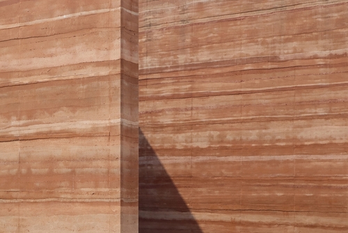 Mur en pisé : prix, réalisation, conseils, avantages